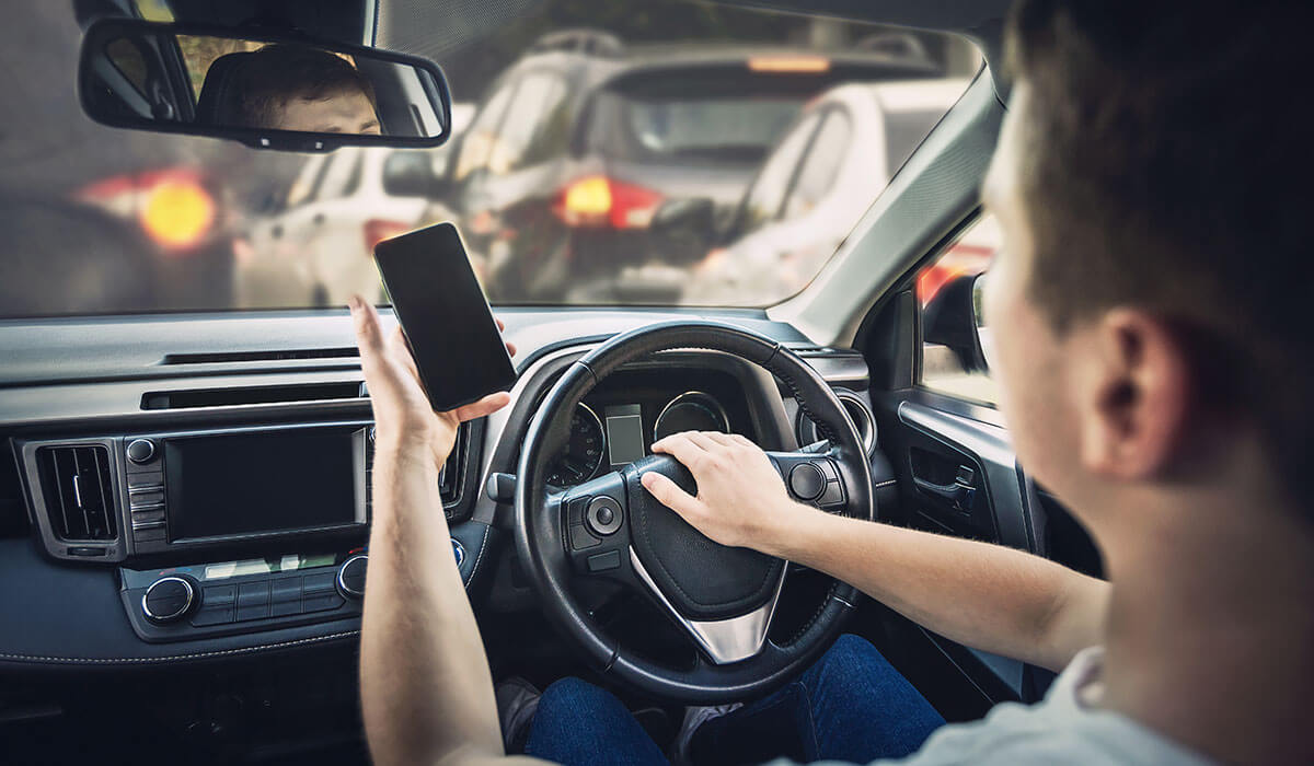 Why Driver Distraction Demands Attention Now - Teletrac Navman AU